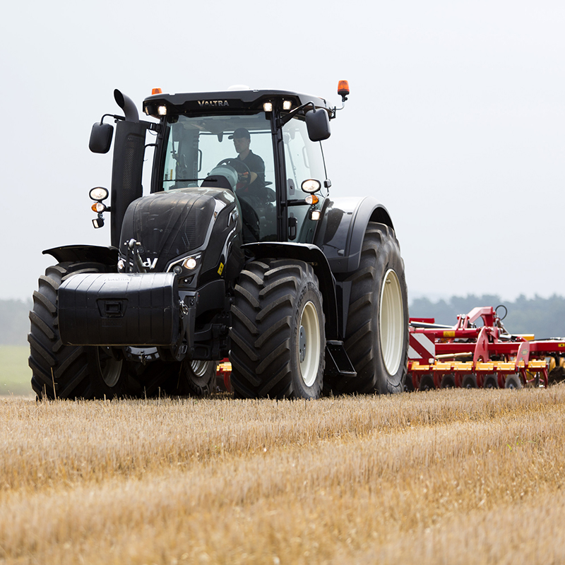 S Series tractors | 290-405 HP for big jobs | Valtra